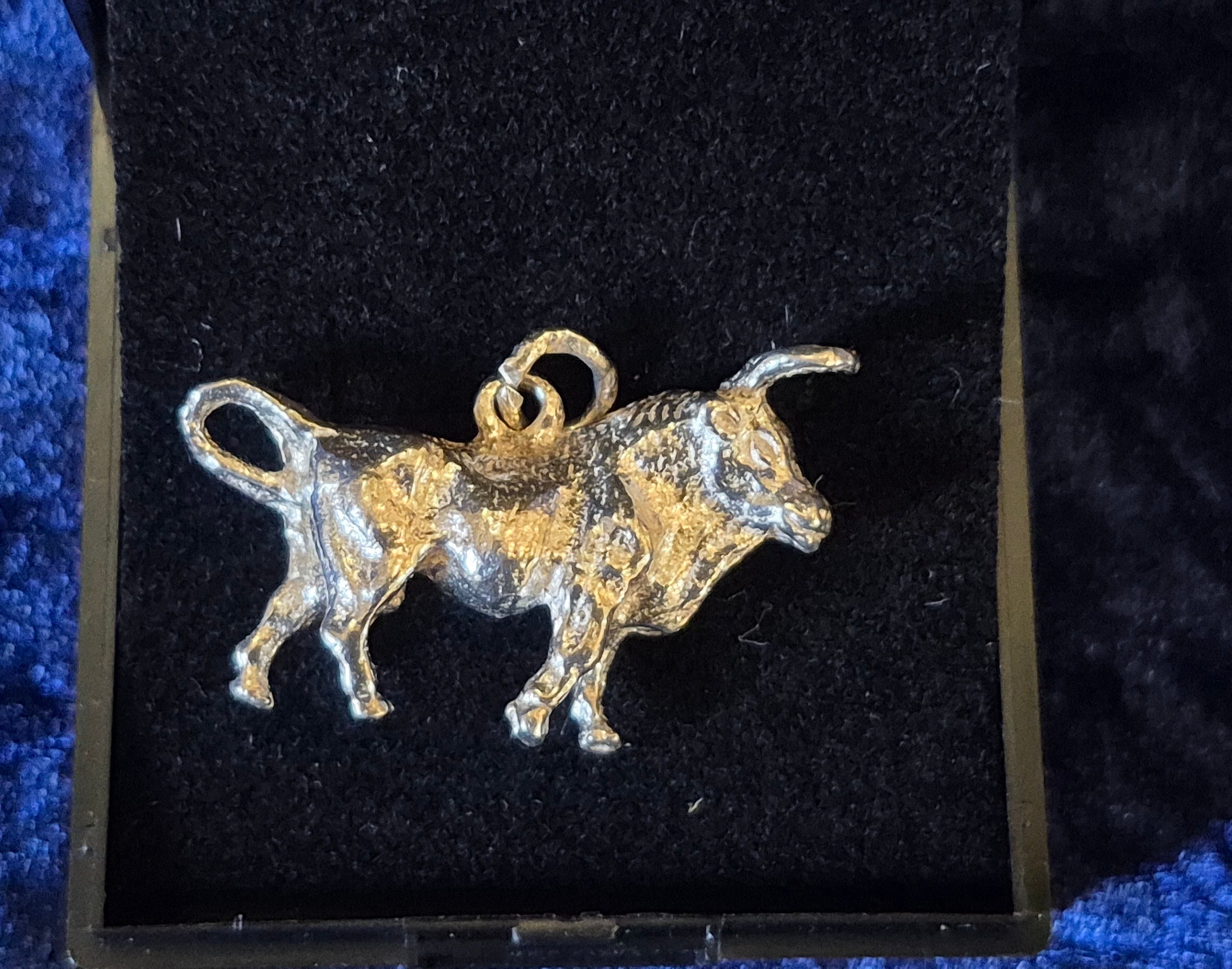 Sterling Silver Bull Charm 10g – Bagham Barn Antiques